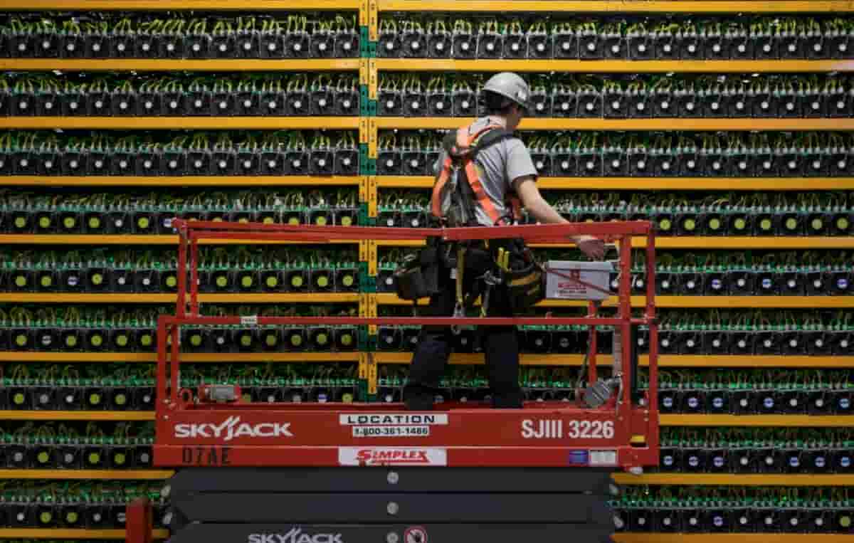 How Long Does It Take to Mine 1 Bitcoin? [2024]