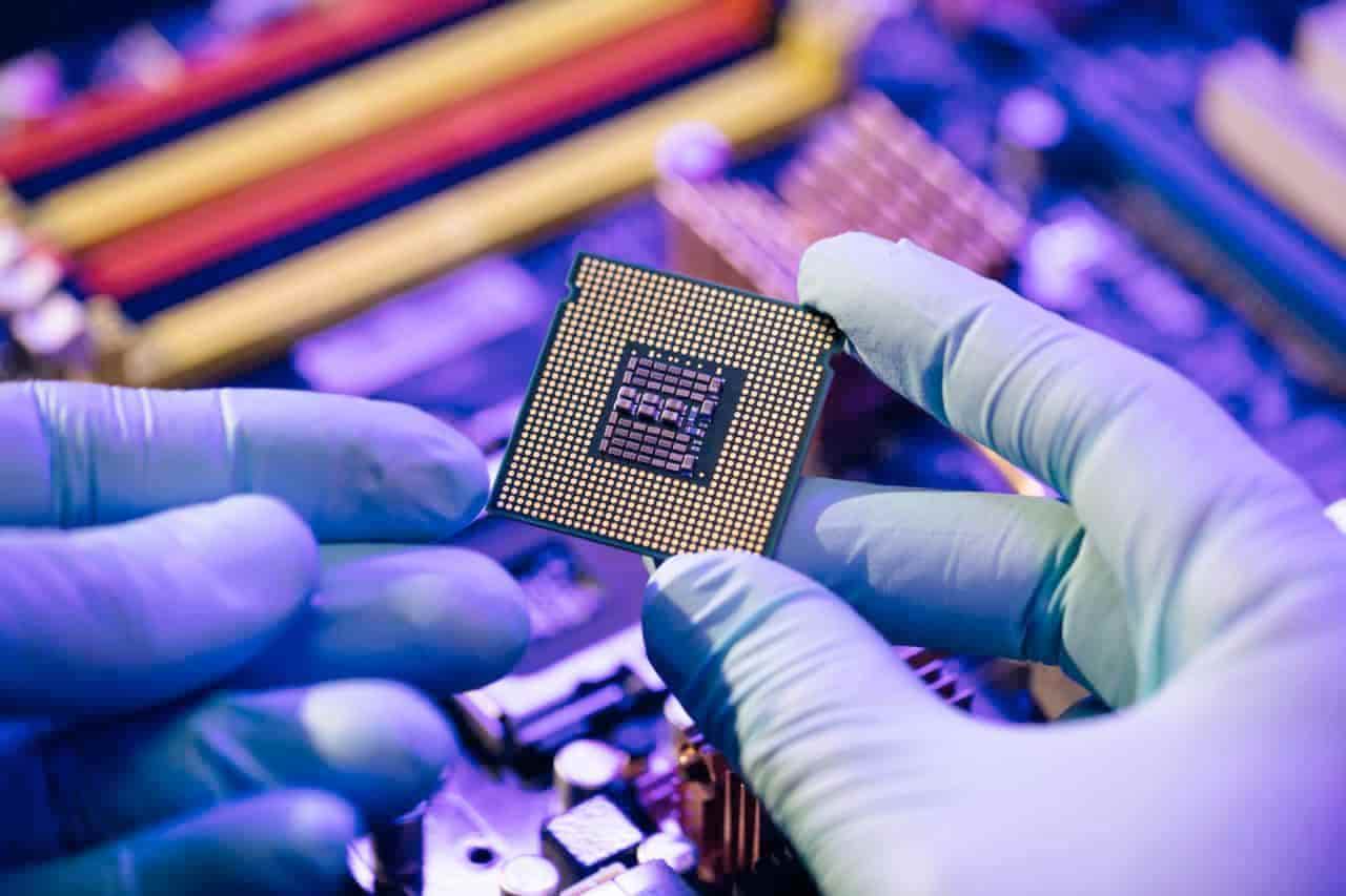 This might be a hidden gem among semiconductor stocks