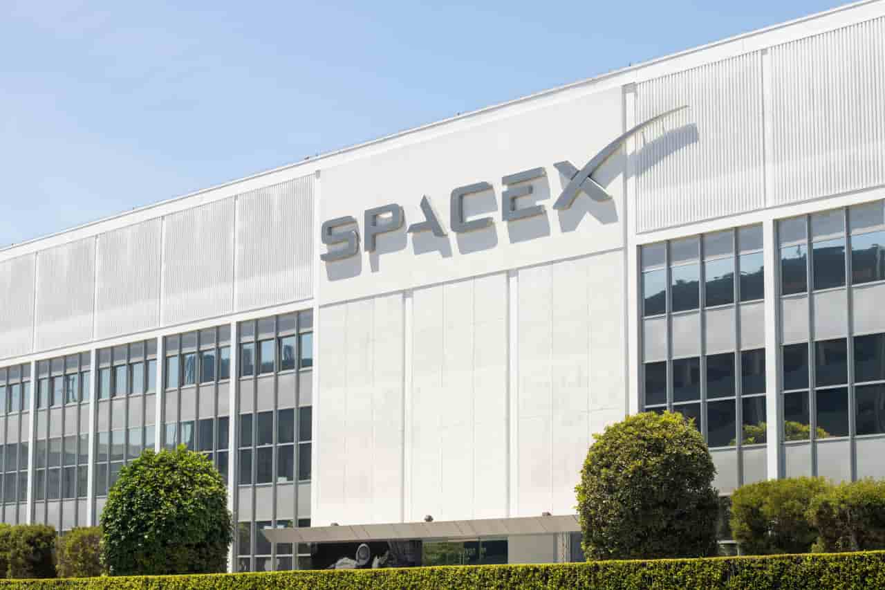 AI predicts SpaceX stock price for year-end
