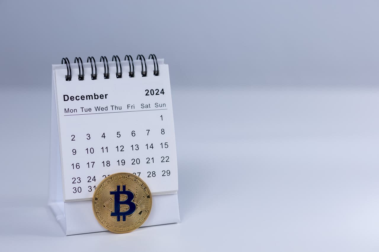Bitcoin pumped to $106,000 on Sunday; Is a crash bound for Monday? Bitcoin pumped to $106,000 on Sunday; Is a crash bound for Monday?