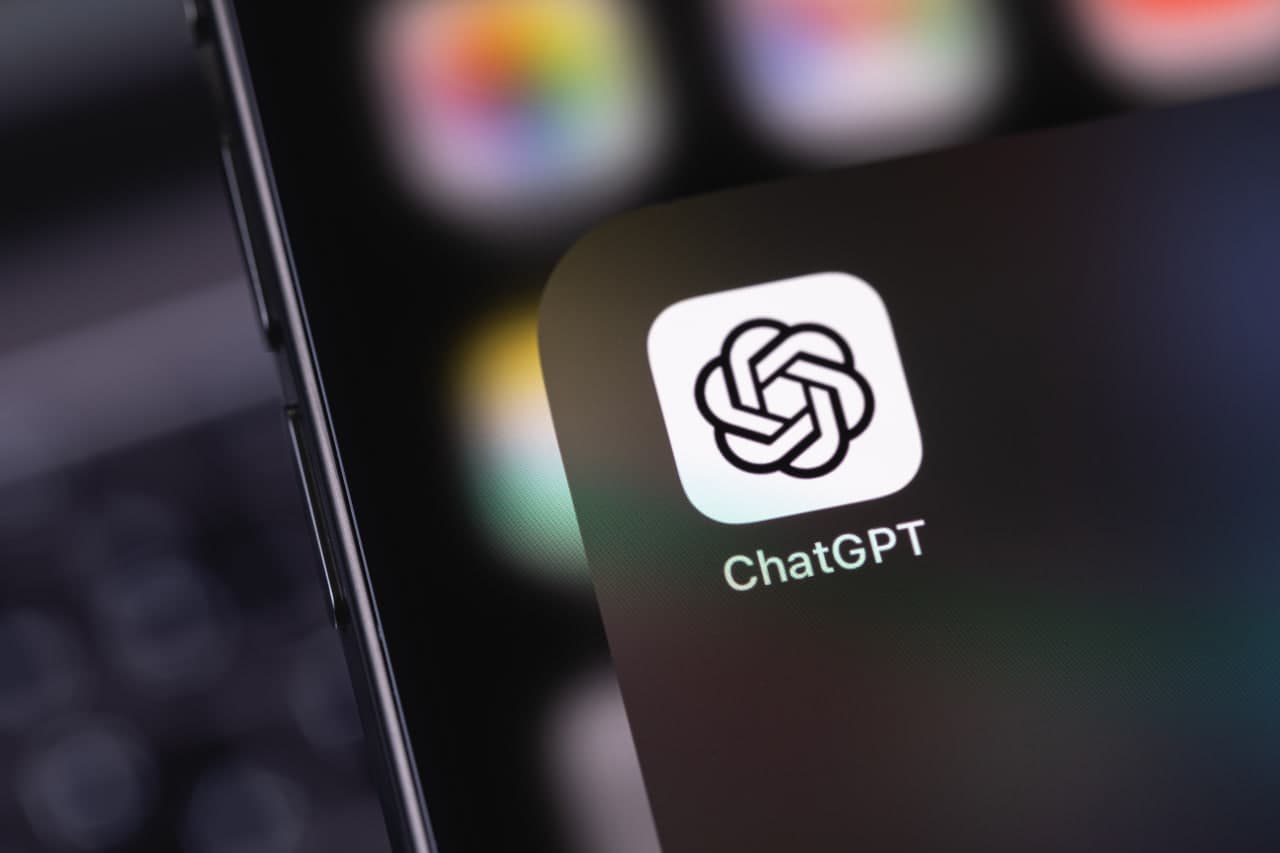 ChatGPT-5 picks 5 stocks to hold through 2026