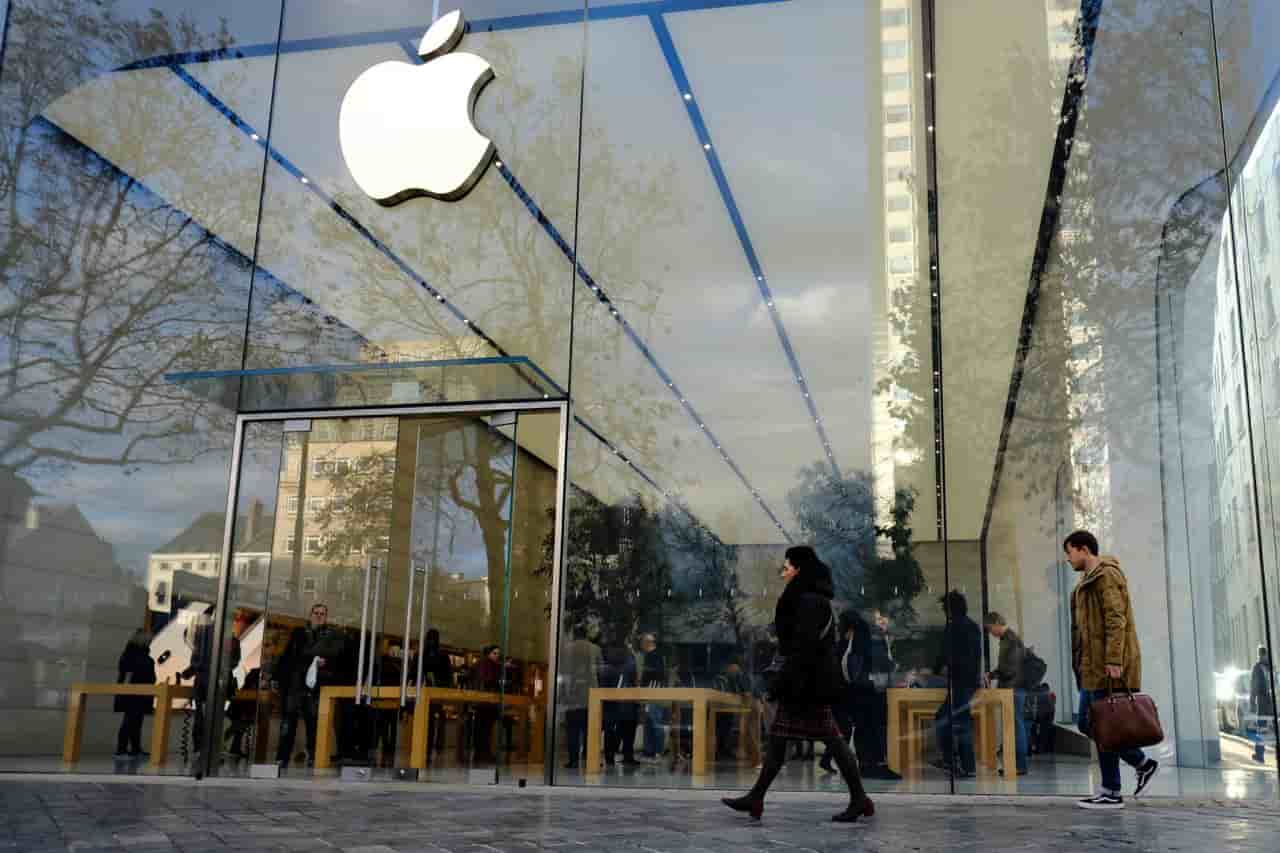Wall Street forecasts Apple stock price for next 12 months